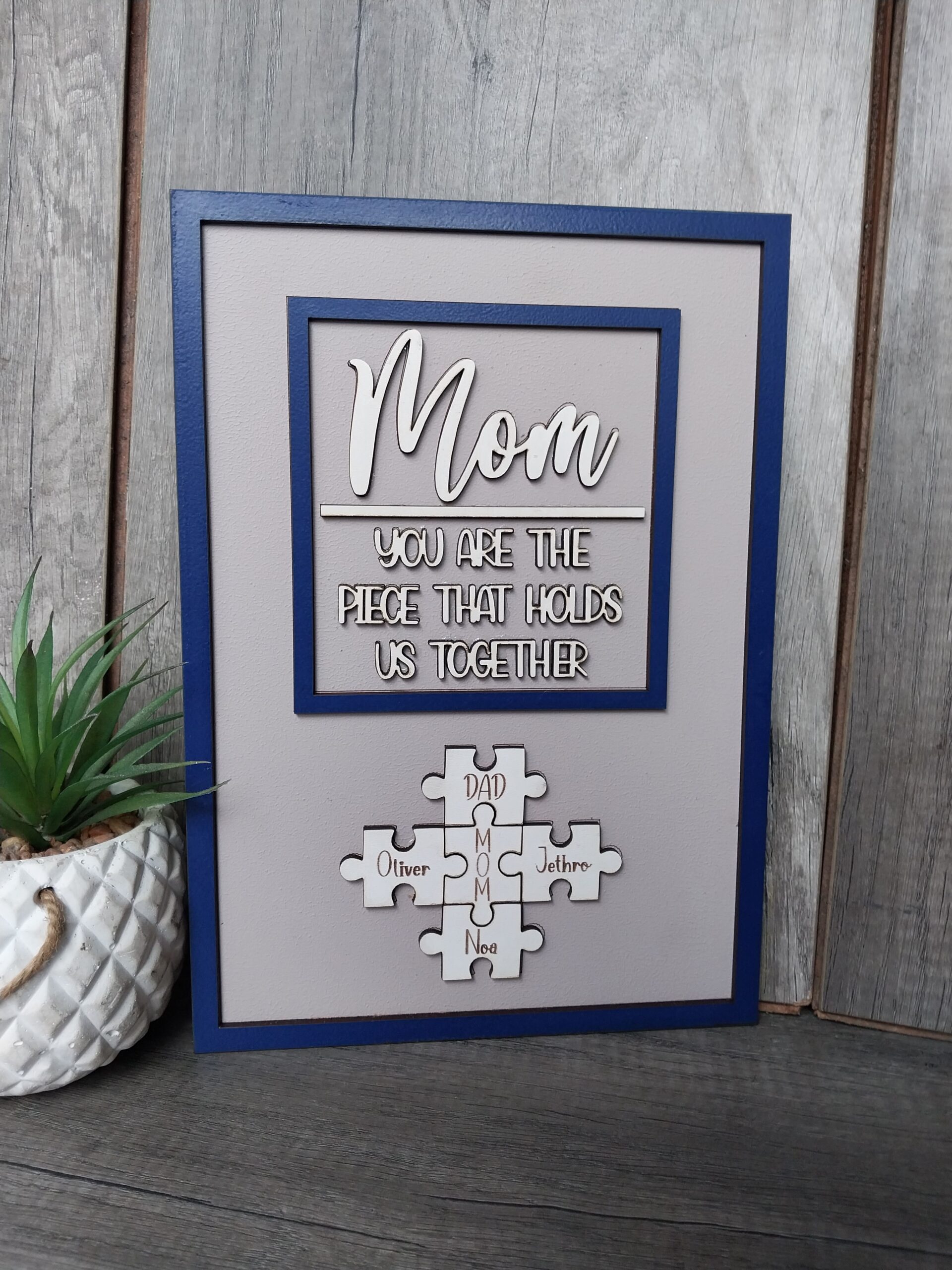 Mom – Puzzle Sign – Jag Creations